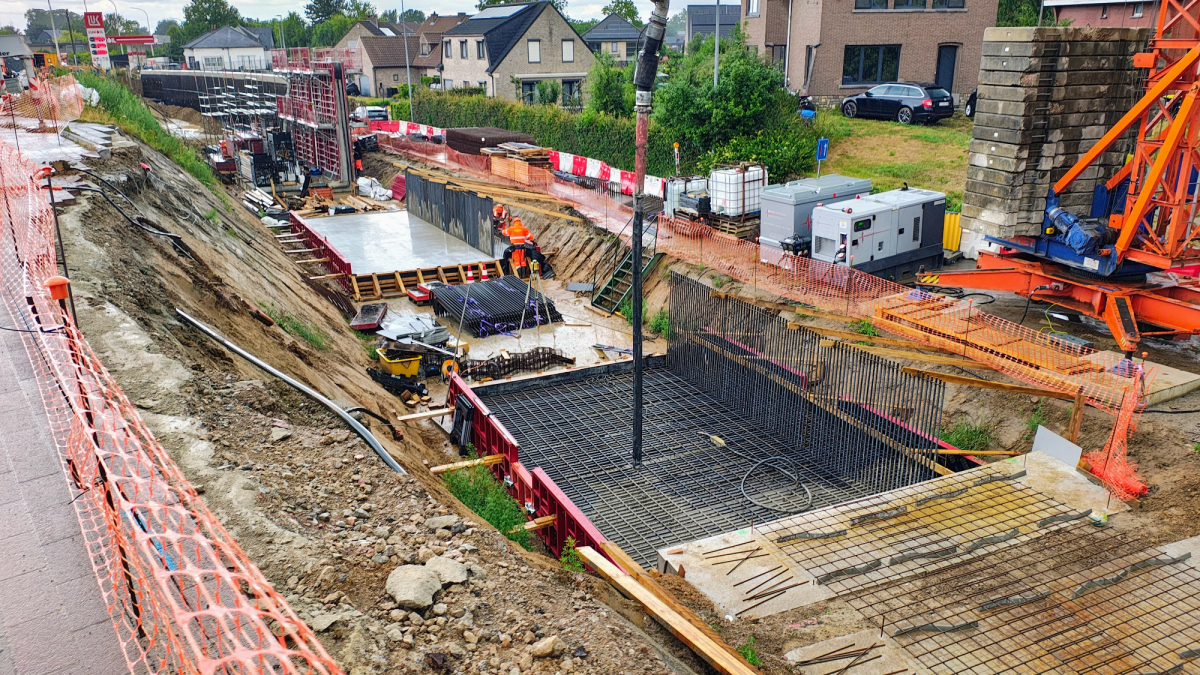 Heraanleg kruispunt Omleiding: bouwverlof tot begin augustus | Wegen en verkeer